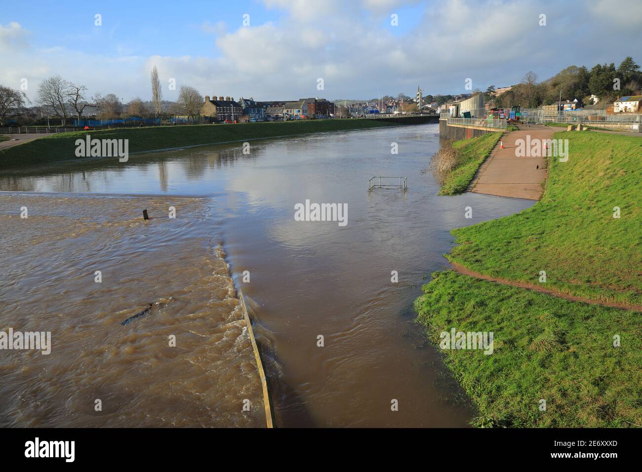 Flood relief hi-res stock photography and images - Alamy