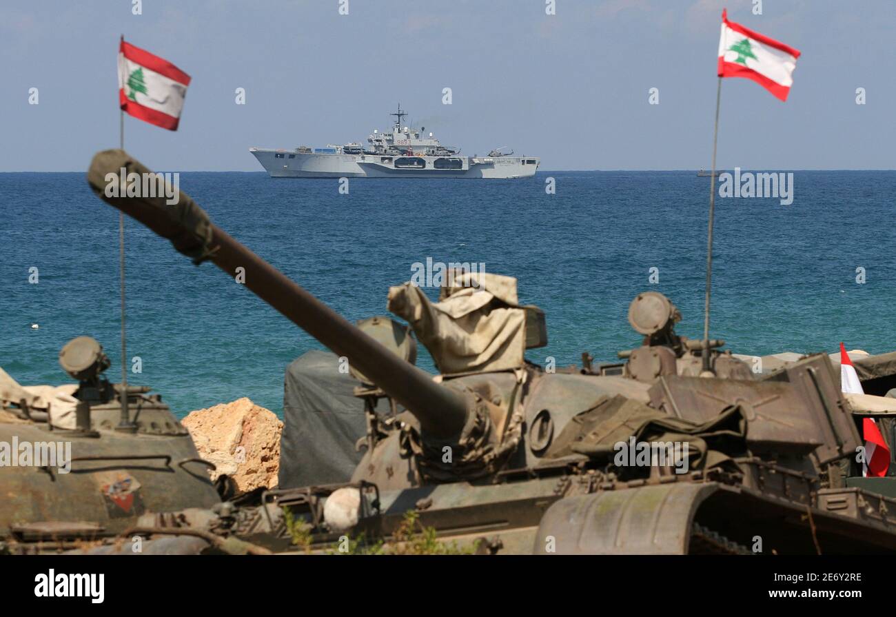 2006 lebanon war tanks hi-res stock photography and images - Alamy