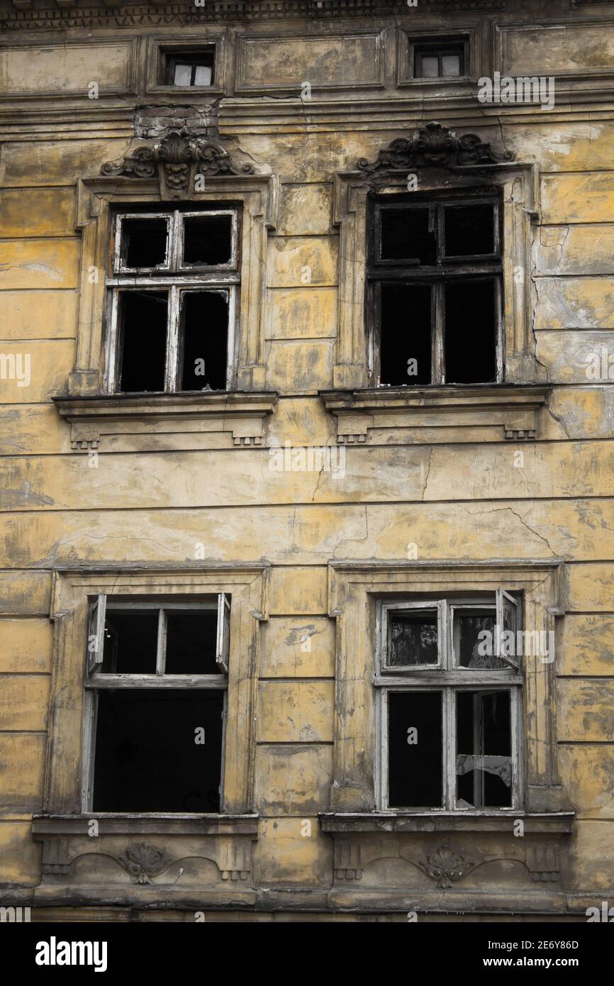 old burned down house Stock Photo - Alamy