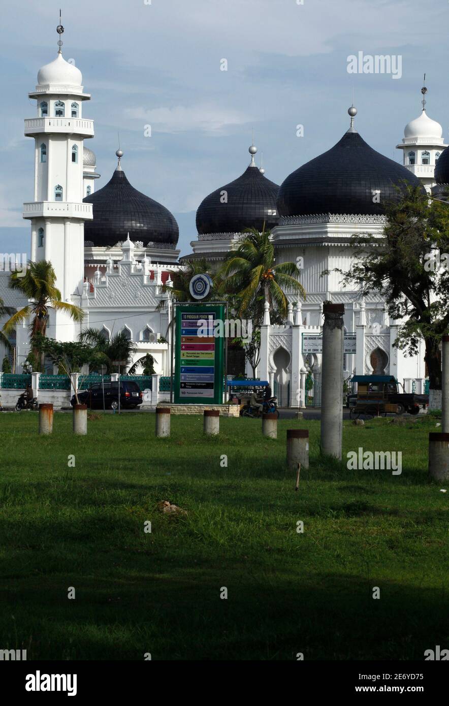 Banda aceh 2004 hi-res stock photography and images - Alamy