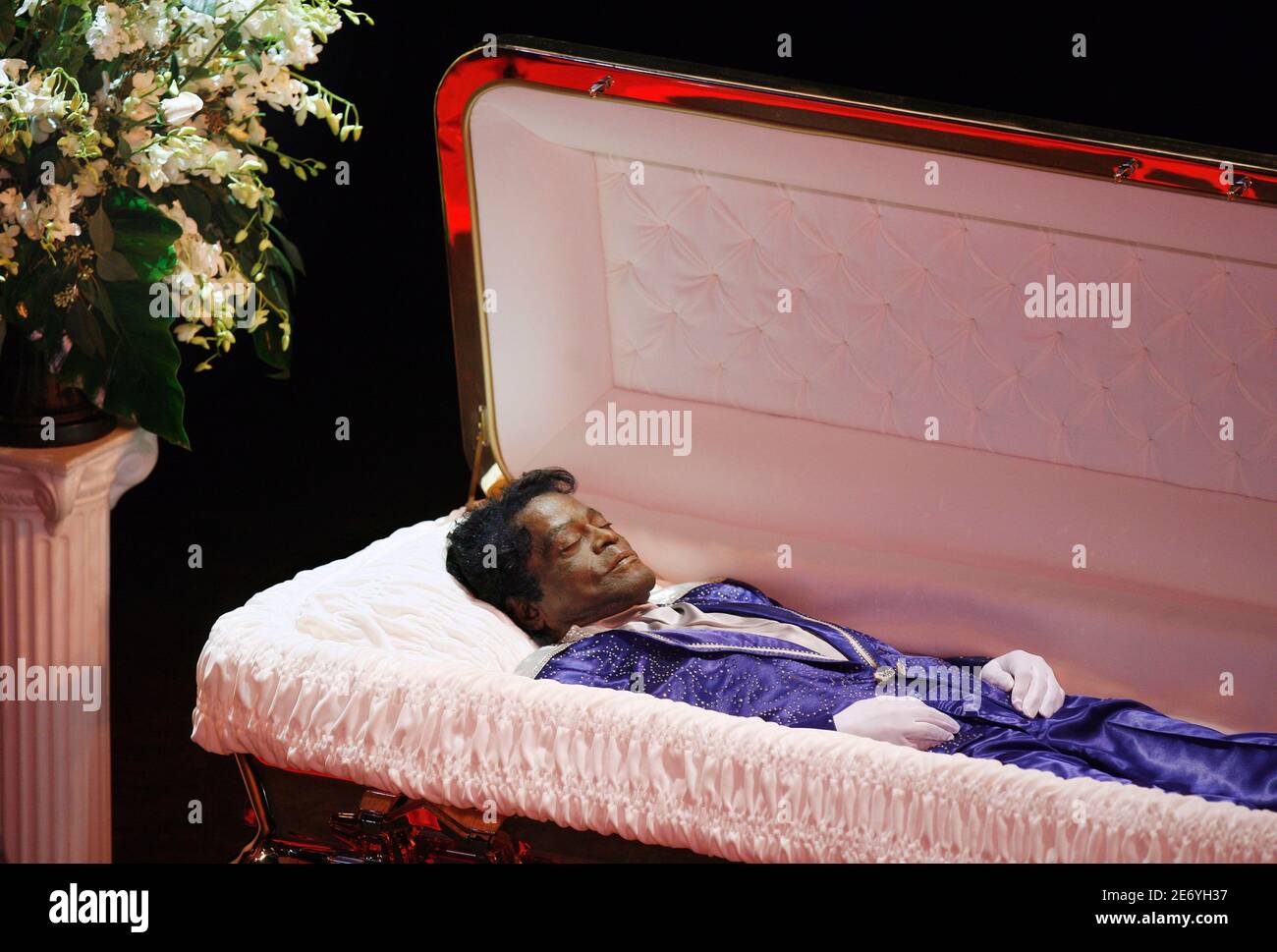 Singer james brown apollo hi-res stock photography and images - Alamy