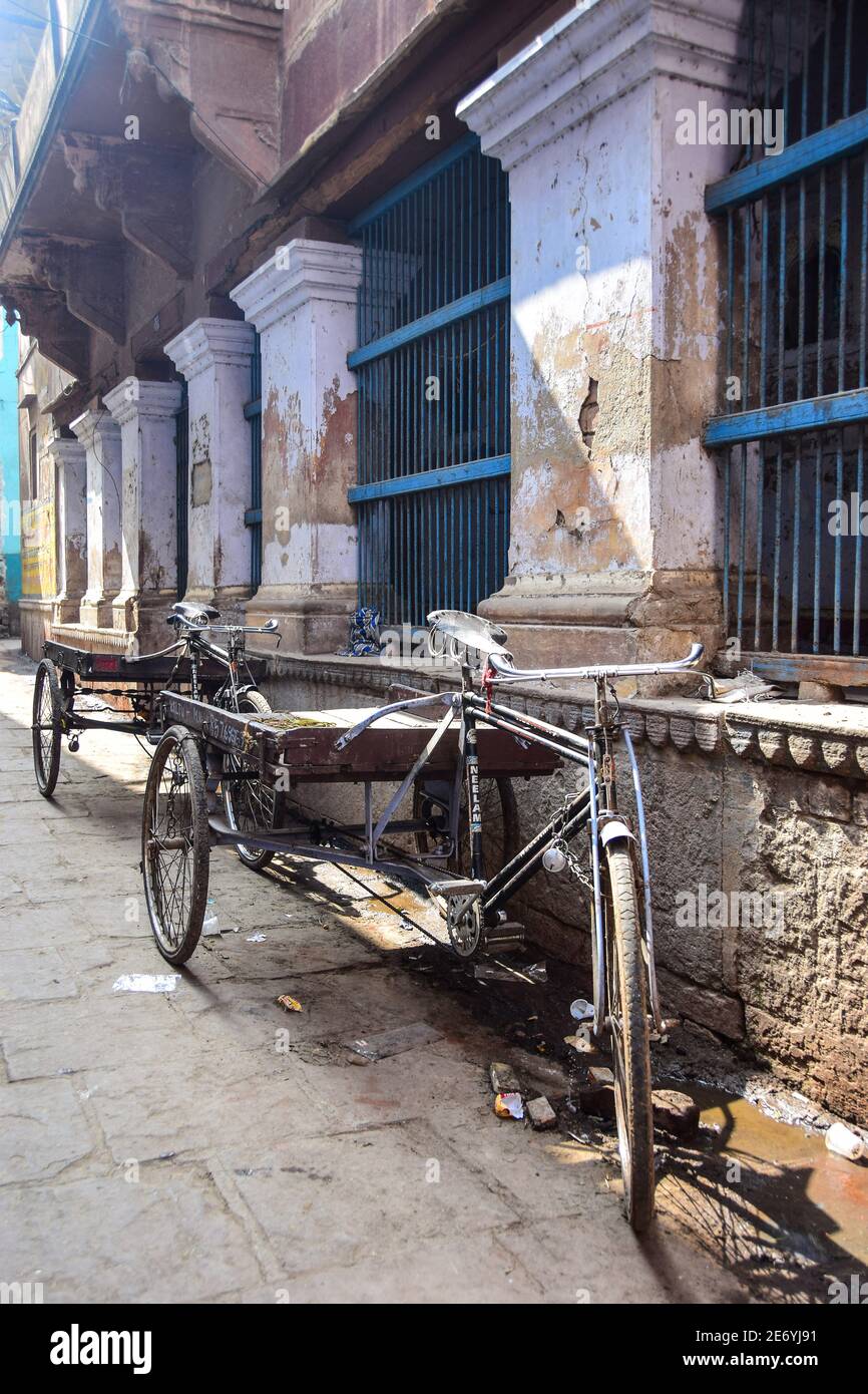 Tricycle Rickshaw, Varanasi, India Stock Photo - Alamy