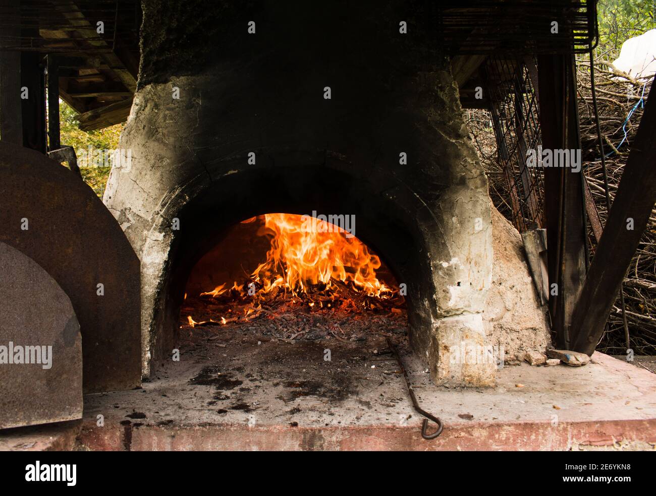 Bake pizza in furnace hi-res stock photography and images - Alamy