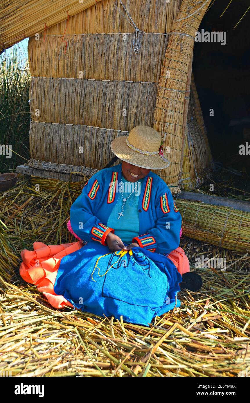 Quechua traditional souvenirs hi-res stock photography and images - Alamy