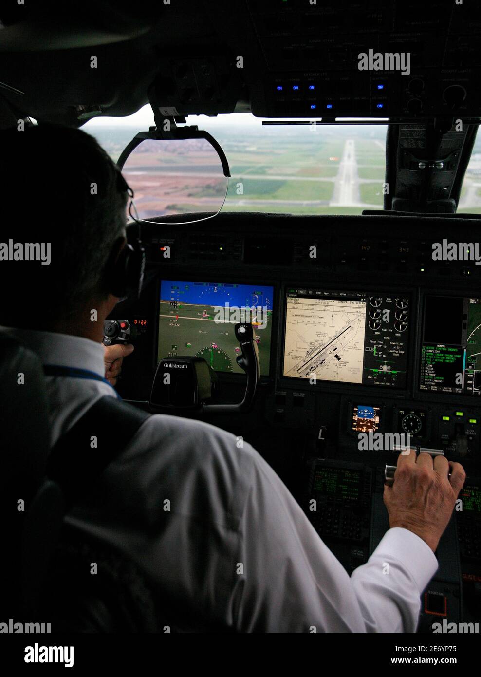 Synthetic vision system hi-res stock photography and images - Alamy