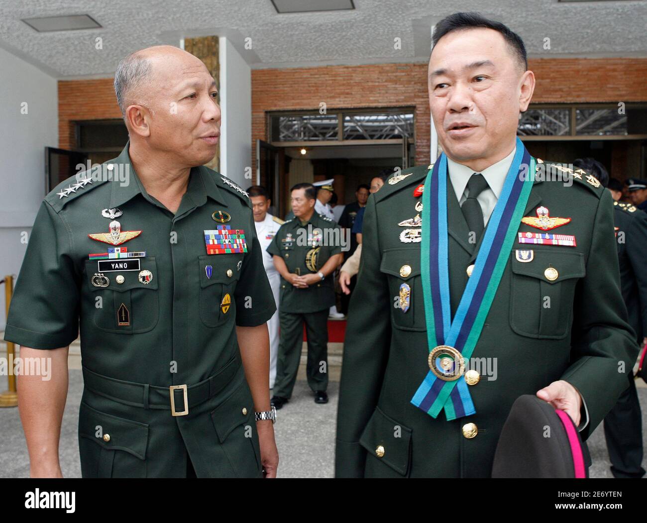 Philippine armed chief staff general hi-res stock photography and ...