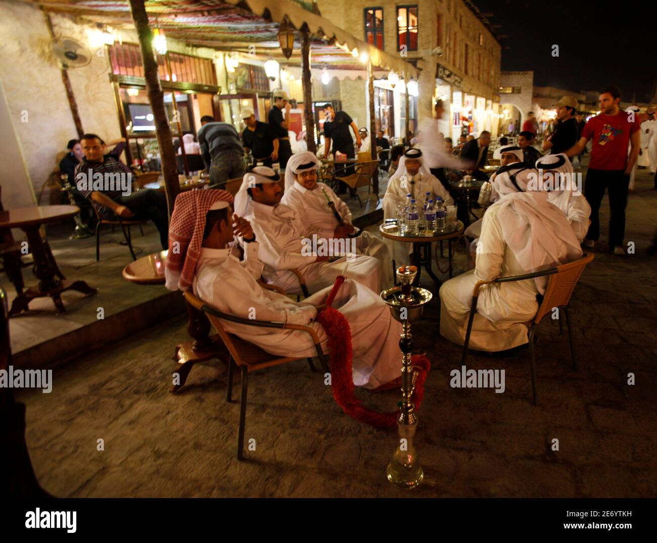 Qatar iran smoke hi-res stock photography and images - Alamy