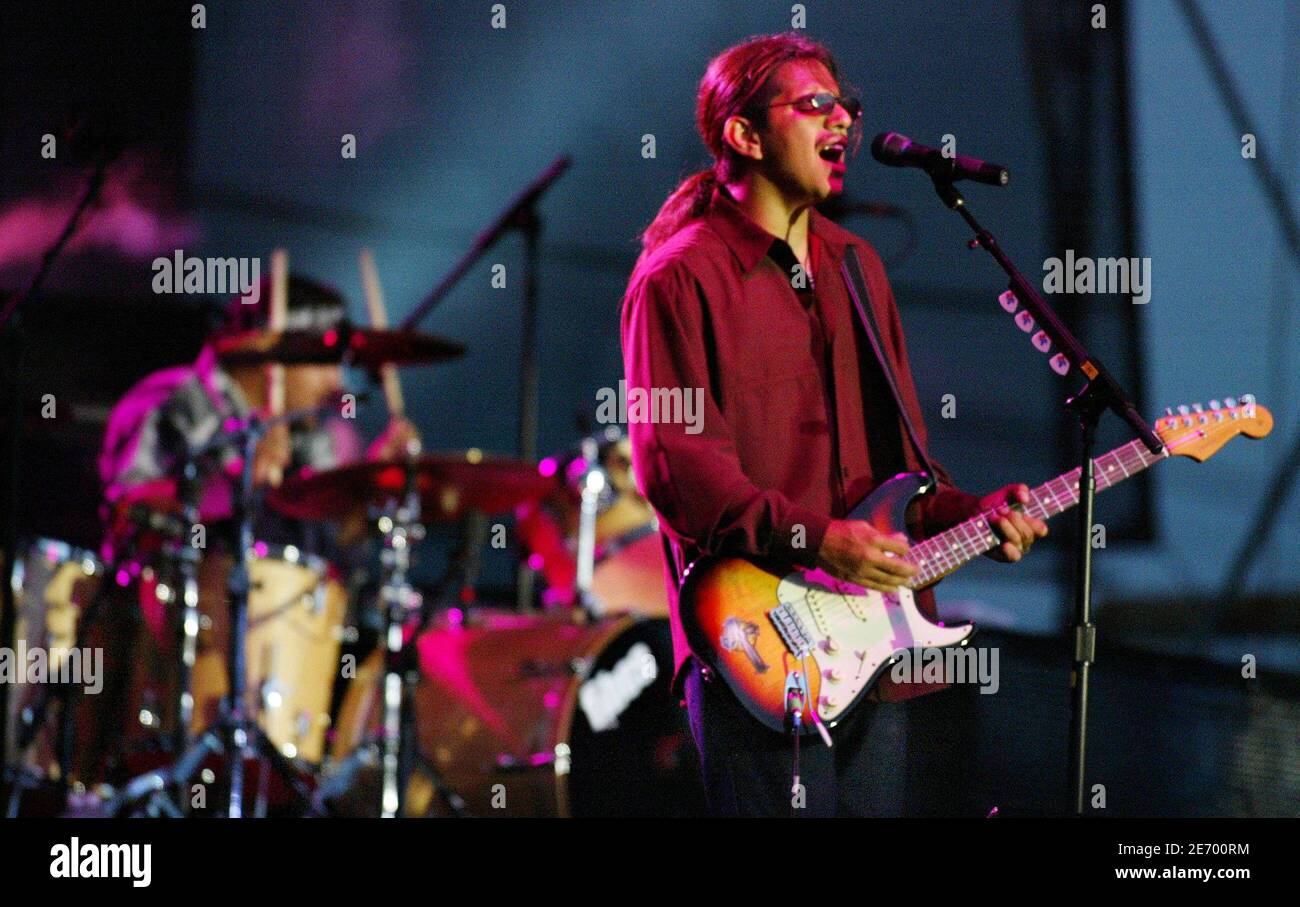 Henry garza los lonely boys hi-res stock photography and images - Alamy