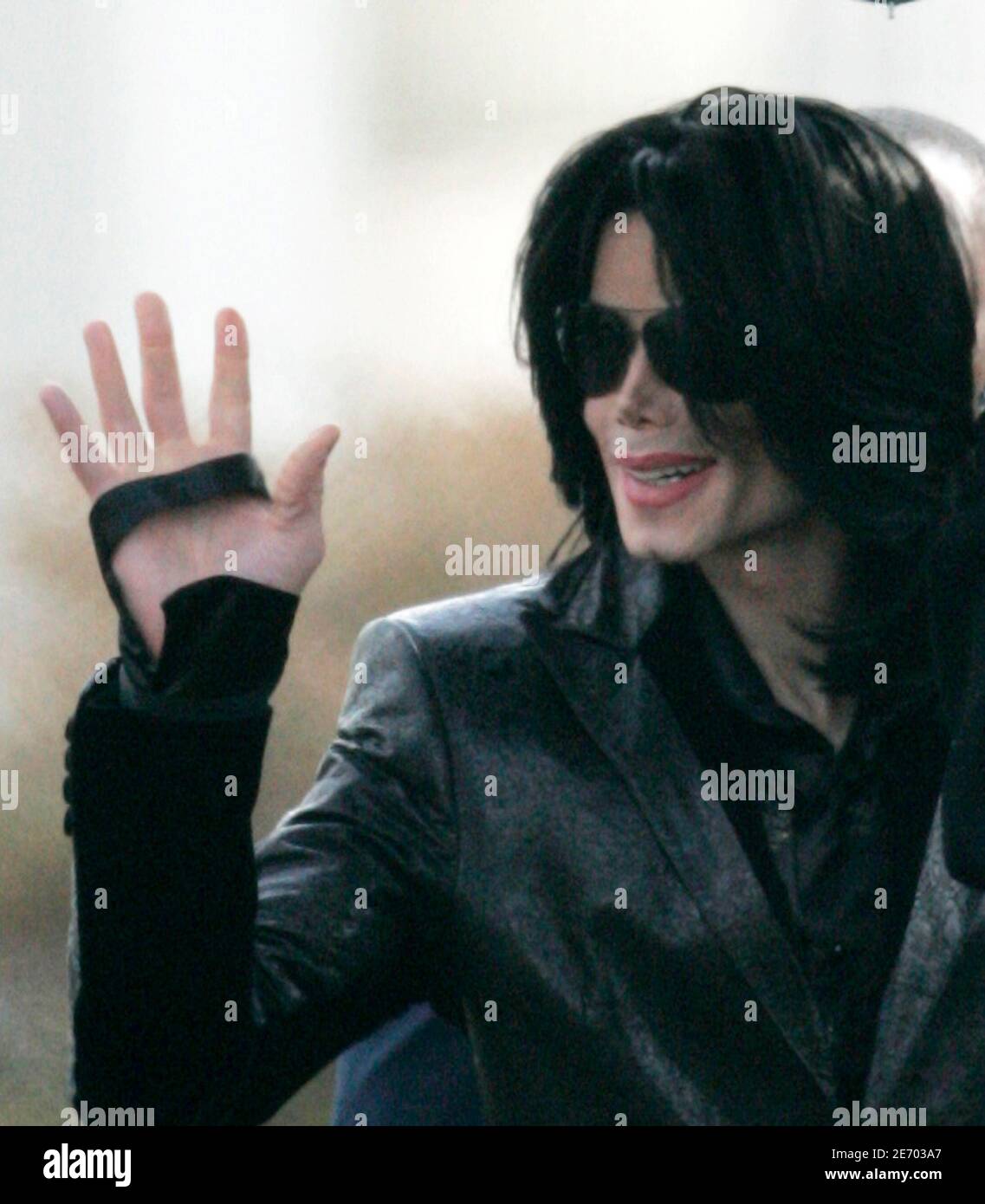 Pop star michael jackson waves hi-res stock photography and images - Alamy