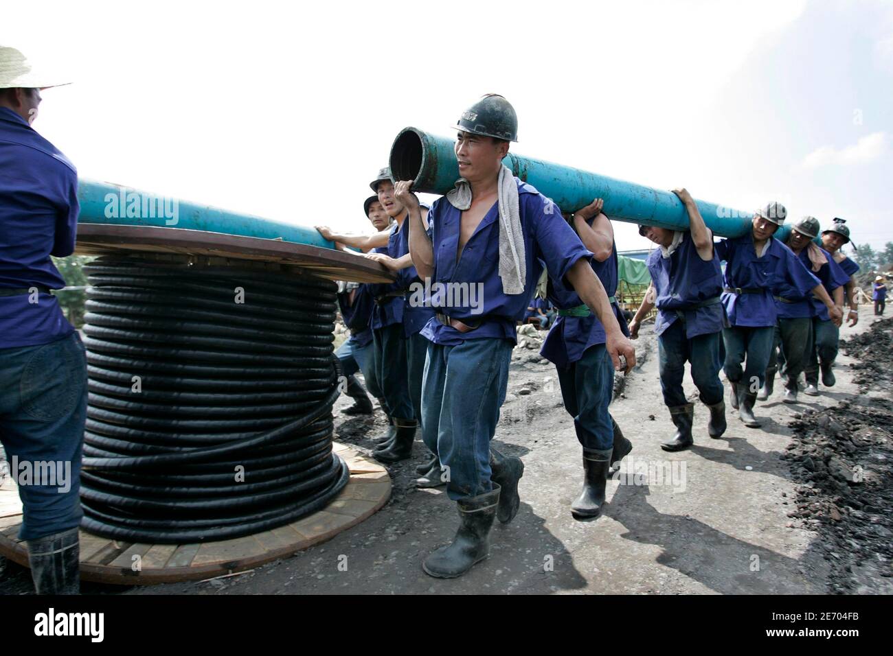 Chinese mine workers hi-res stock photography and images - Alamy
