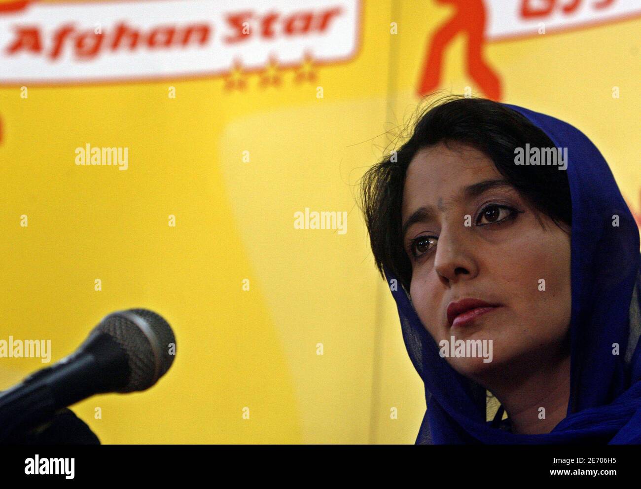 Woman reach star hi-res stock photography and images - Alamy