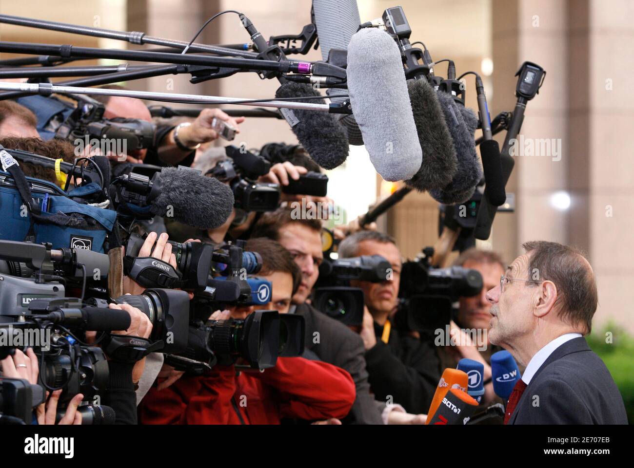 Doorstep statement hi-res stock photography and images - Alamy