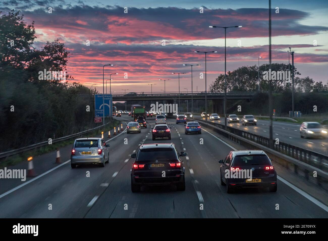 Motorway traffic on m4 hi-res stock photography and images - Alamy