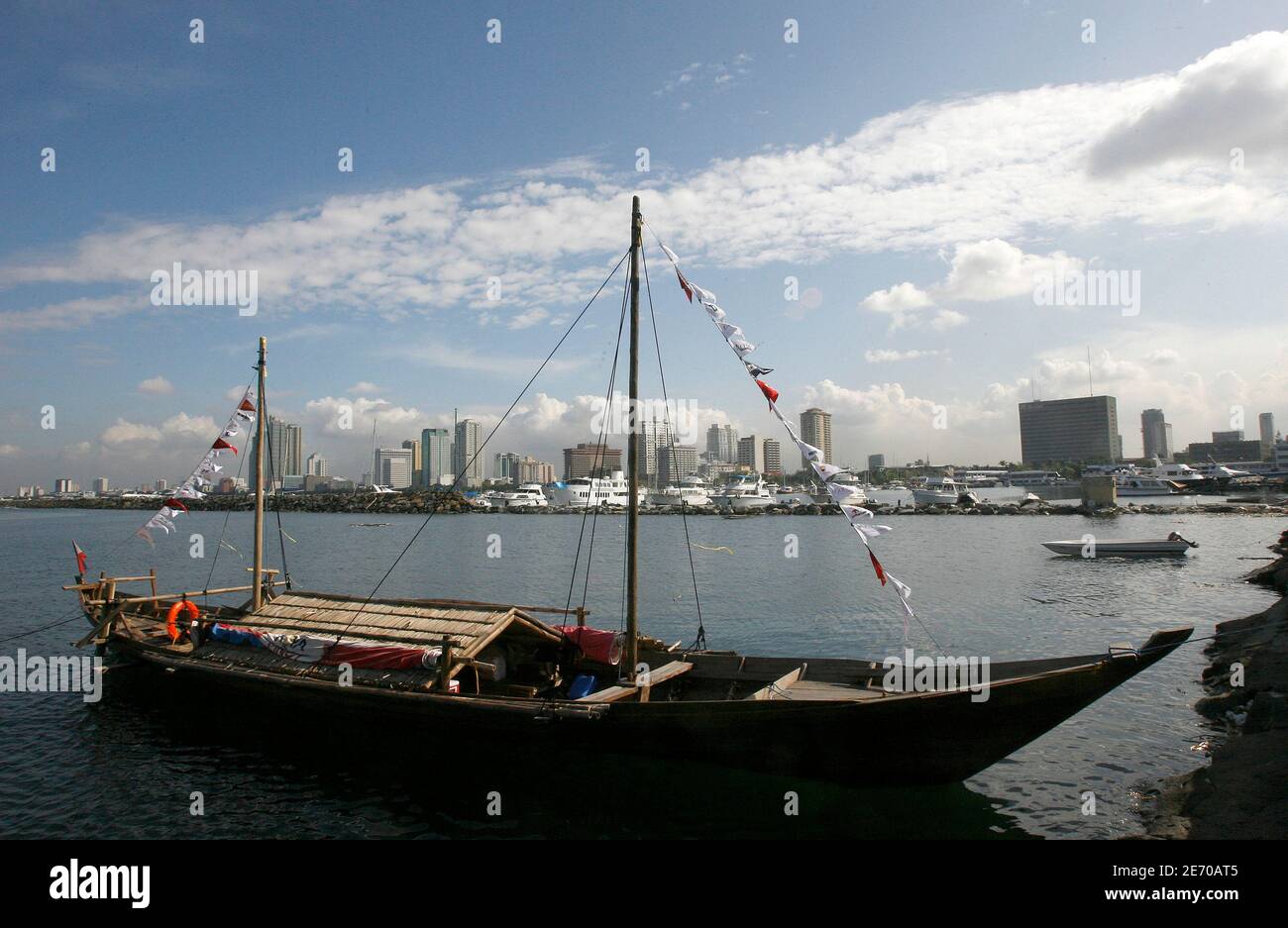 50 foot long hi-res stock photography and images - Alamy