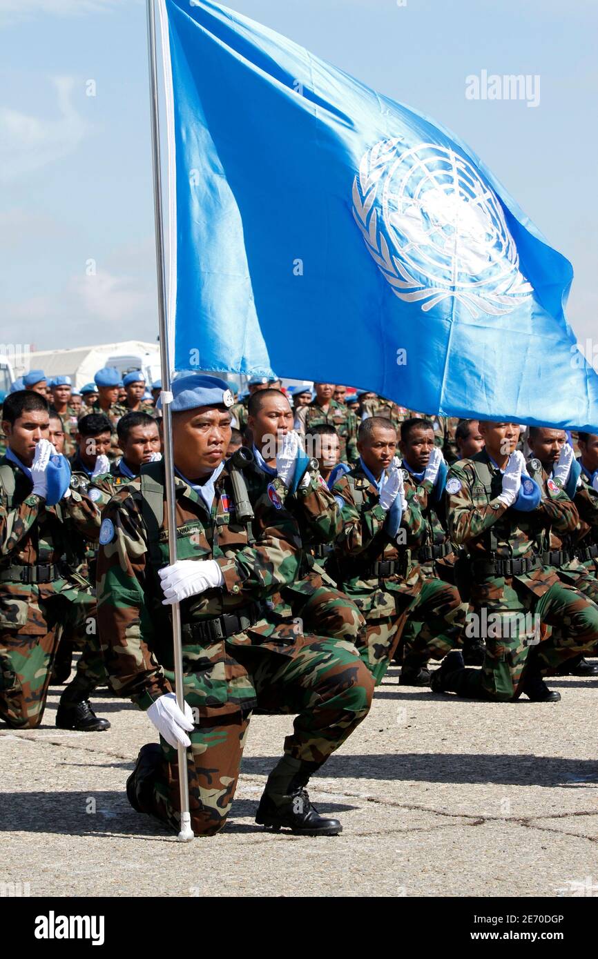 Peacekeeping soldier mines hi-res stock photography and images - Alamy