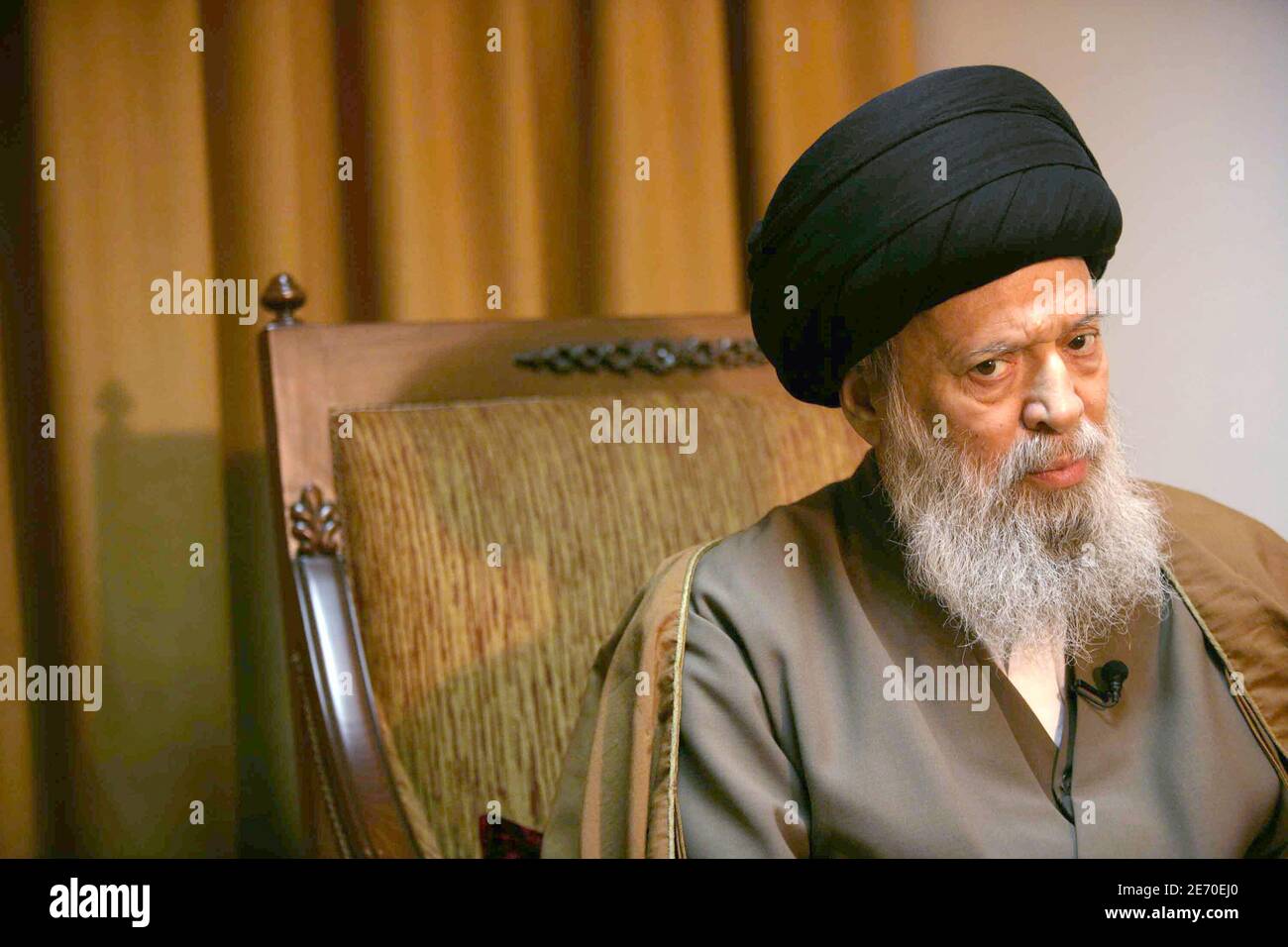 Sayyed Mohammed Hussein Fadlallah, an important shiite leader, poses ...