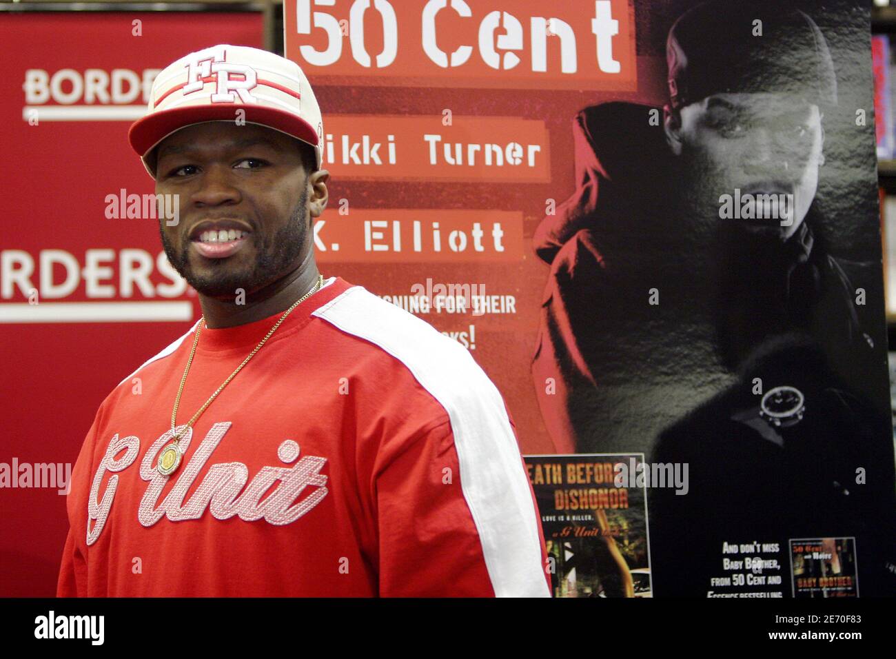 50 Cent signs his New Book at the Time Warner Center's Borders Books ...