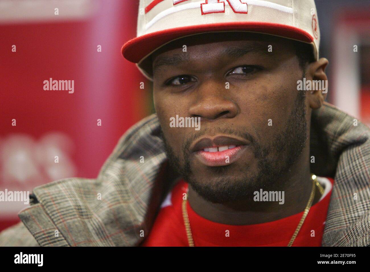 50 Cent signs his New Book at the Time Warner Center's Borders Books ...