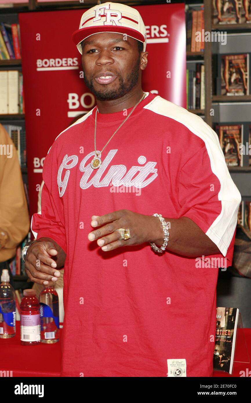 50 Cent signs his New Book at the Time Warner Center's Borders Books ...