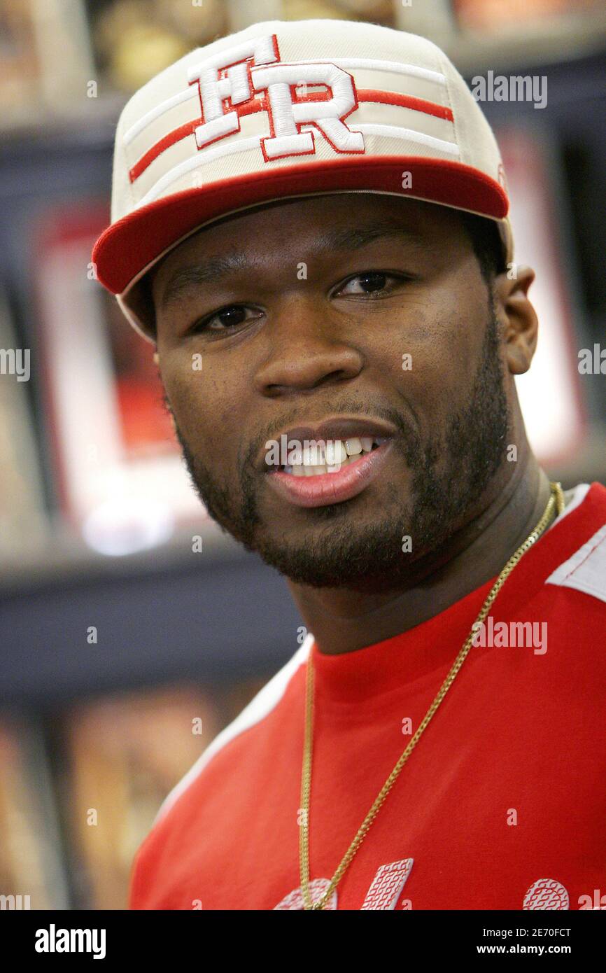 50 Cent signs his New Book at the Time Warner Center's Borders Books ...