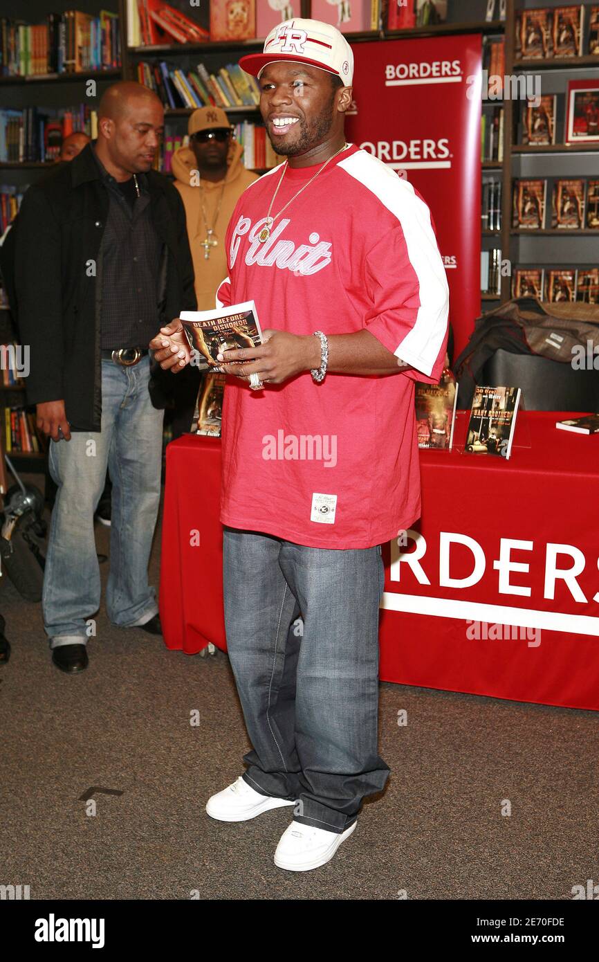 50 Cent signs his New Book at the Time Warner Center's Borders Books ...