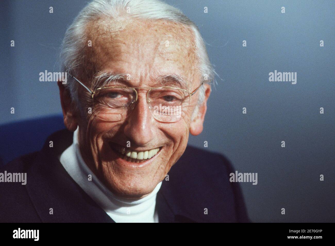 Portrait de jacques cousteau hi-res stock photography and images - Alamy