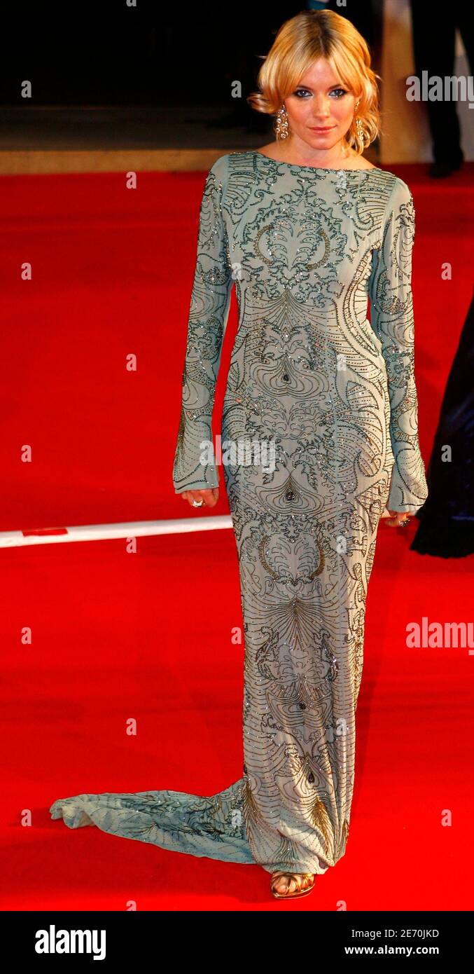 Sienna miller british awards 2007 hi-res stock photography and images ...