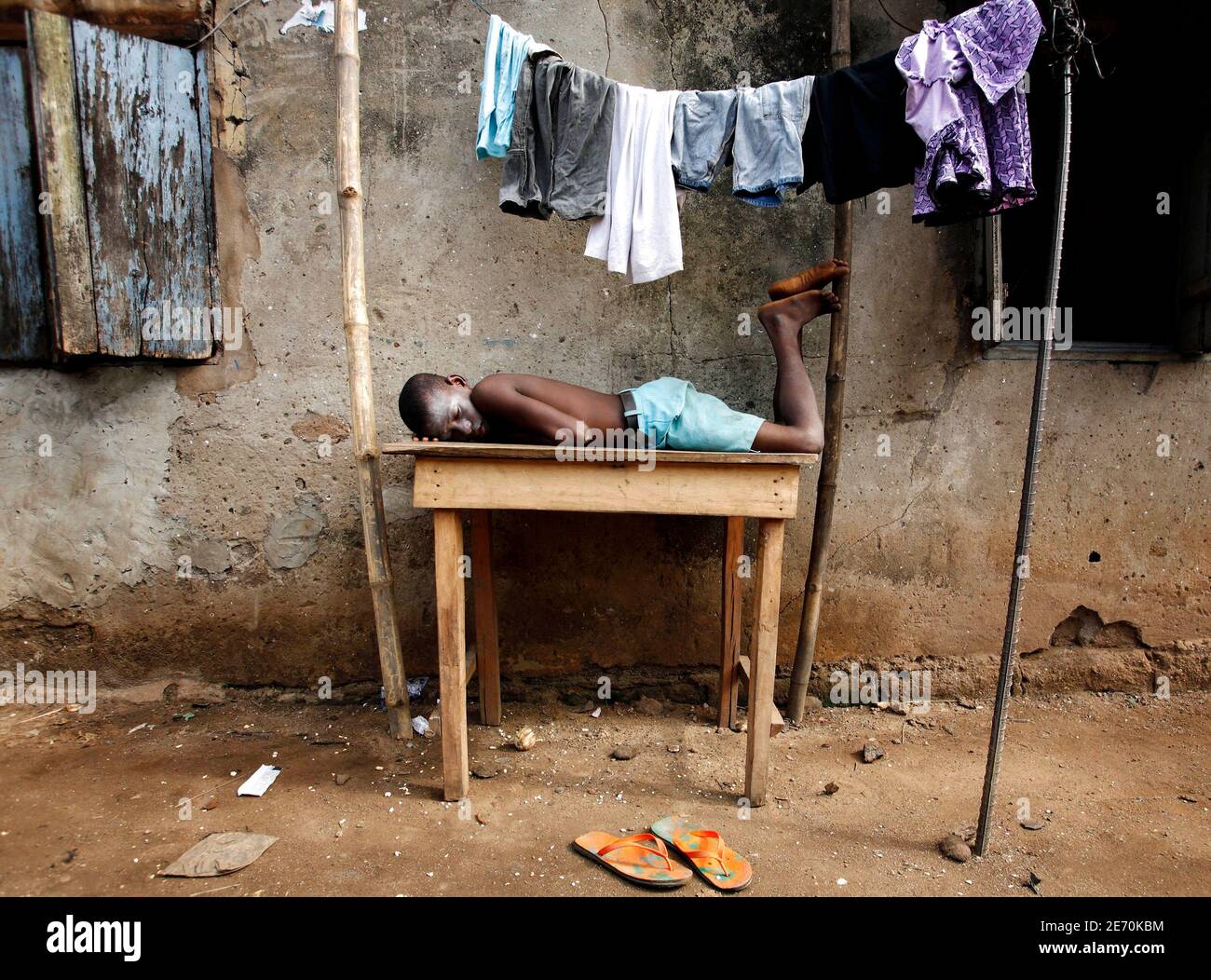 Lagos slum poverty hi-res stock photography and images - Alamy