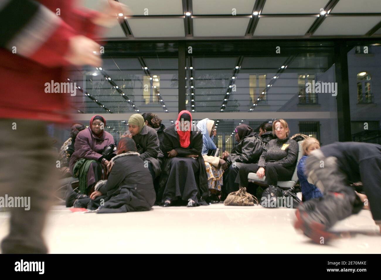 DAL ('Droit Au Logement' 'Right housing') and Macaq occupy the building ...