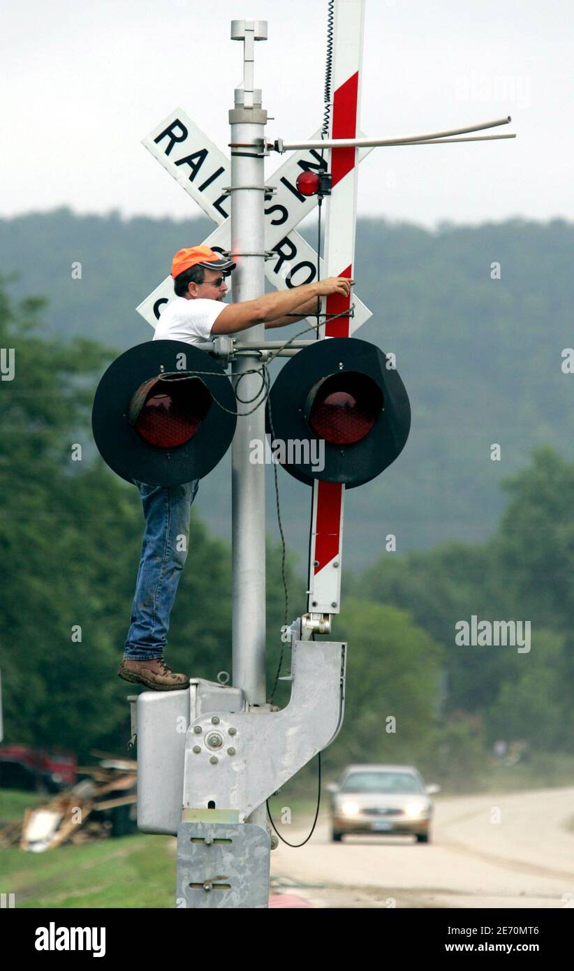 Railroad arm crossing hi-res stock photography and images - Alamy
