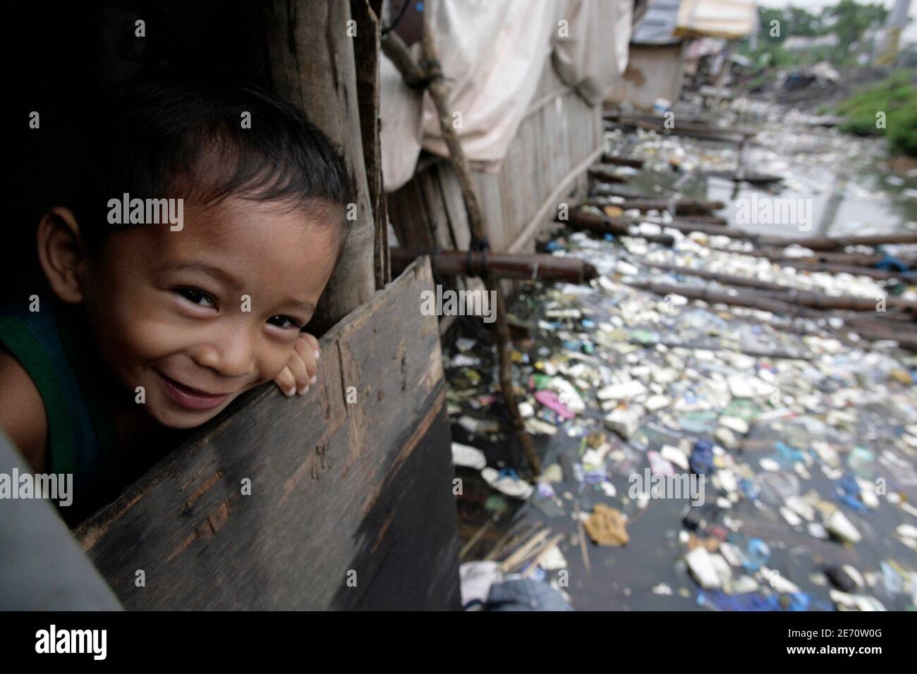 Slum village hi-res stock photography and images - Alamy
