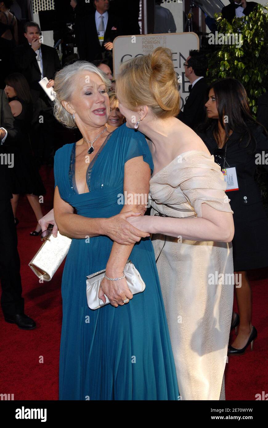 Helen Mirren and Meryl Streep pose on the red carpet of the 64th Annual ...