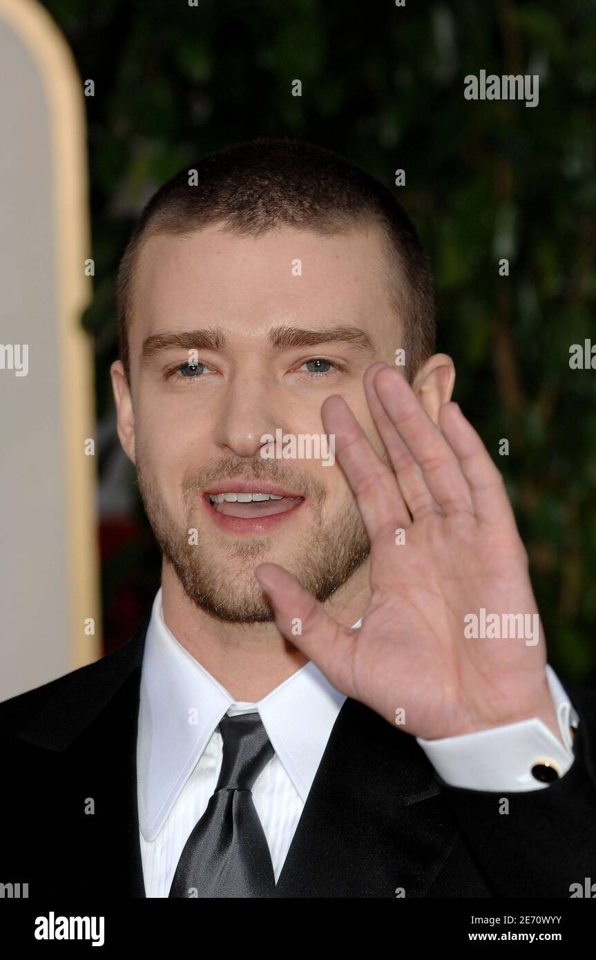 Justin Timberlake poses on the red carpet of the 64th Annual Golden ...