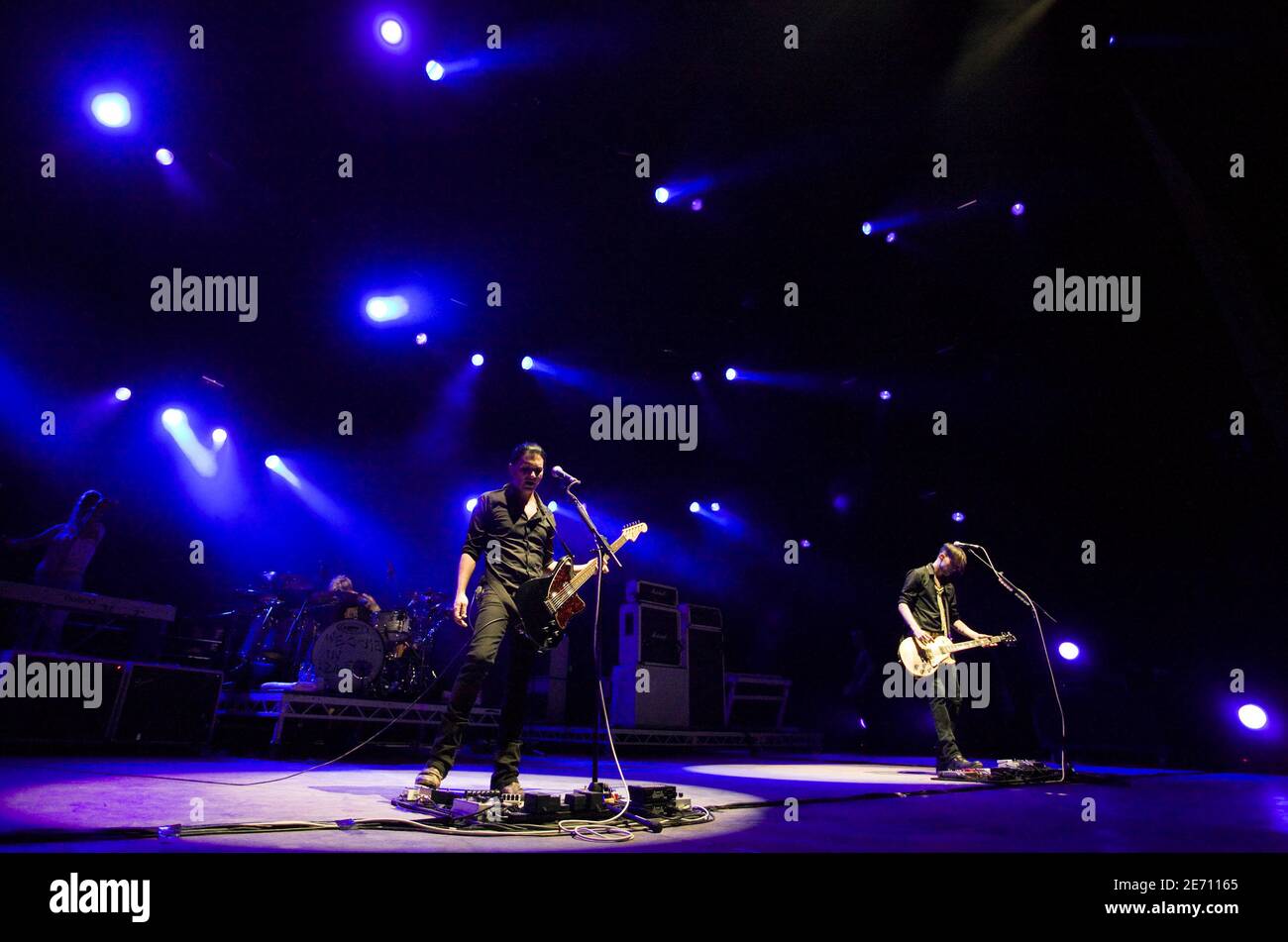 Lead singer placebo brian molko hi-res stock photography and images - Alamy