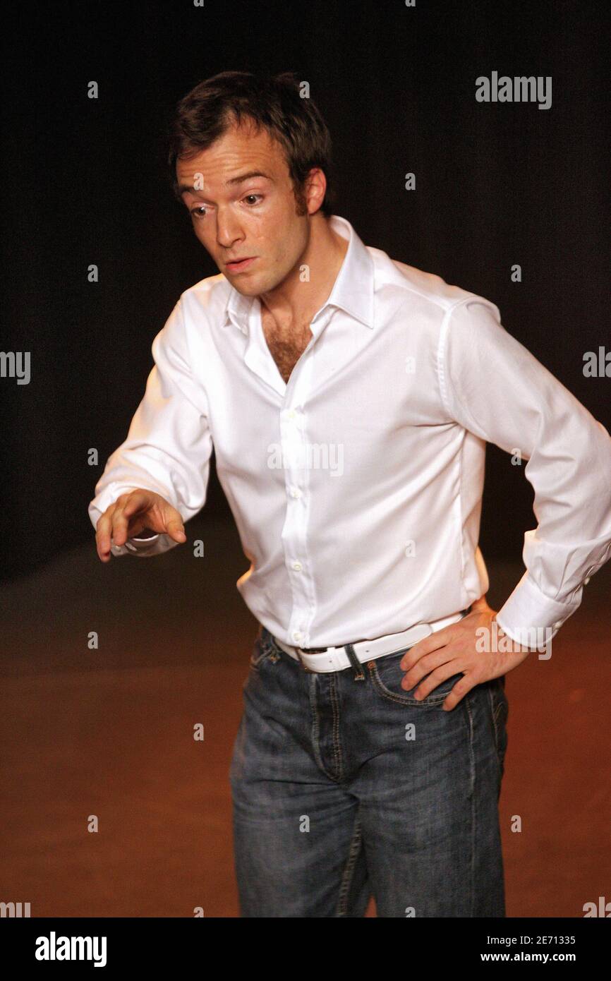 Jonathan lambert spectacle hi-res stock photography and images - Alamy