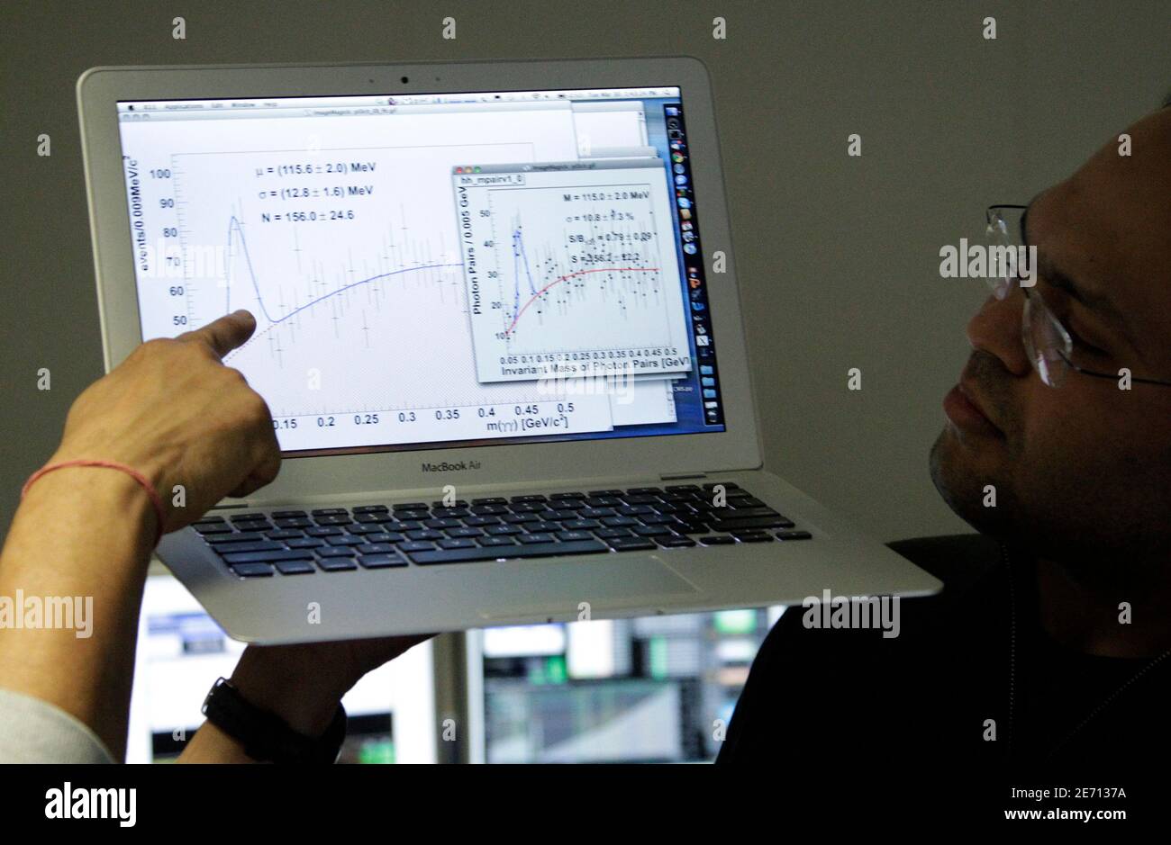 Particle detection hi-res stock photography and images - Alamy