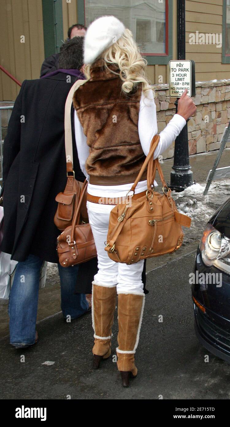 Tara reid 2007 hi-res stock photography and images - Alamy