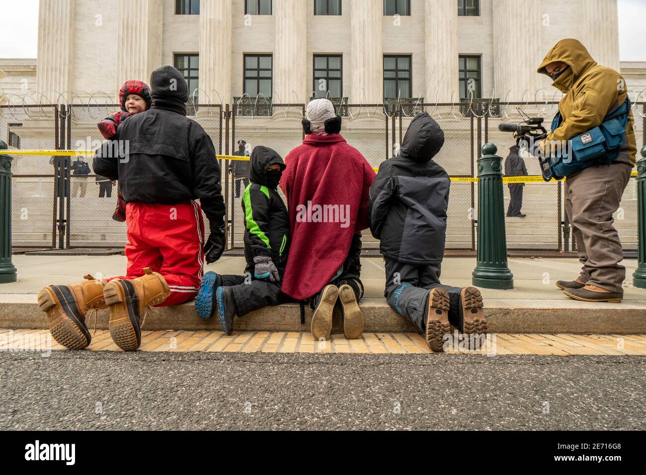 Washington, United States. 29th Jan, 2021. Anti-abortion activists pray ...