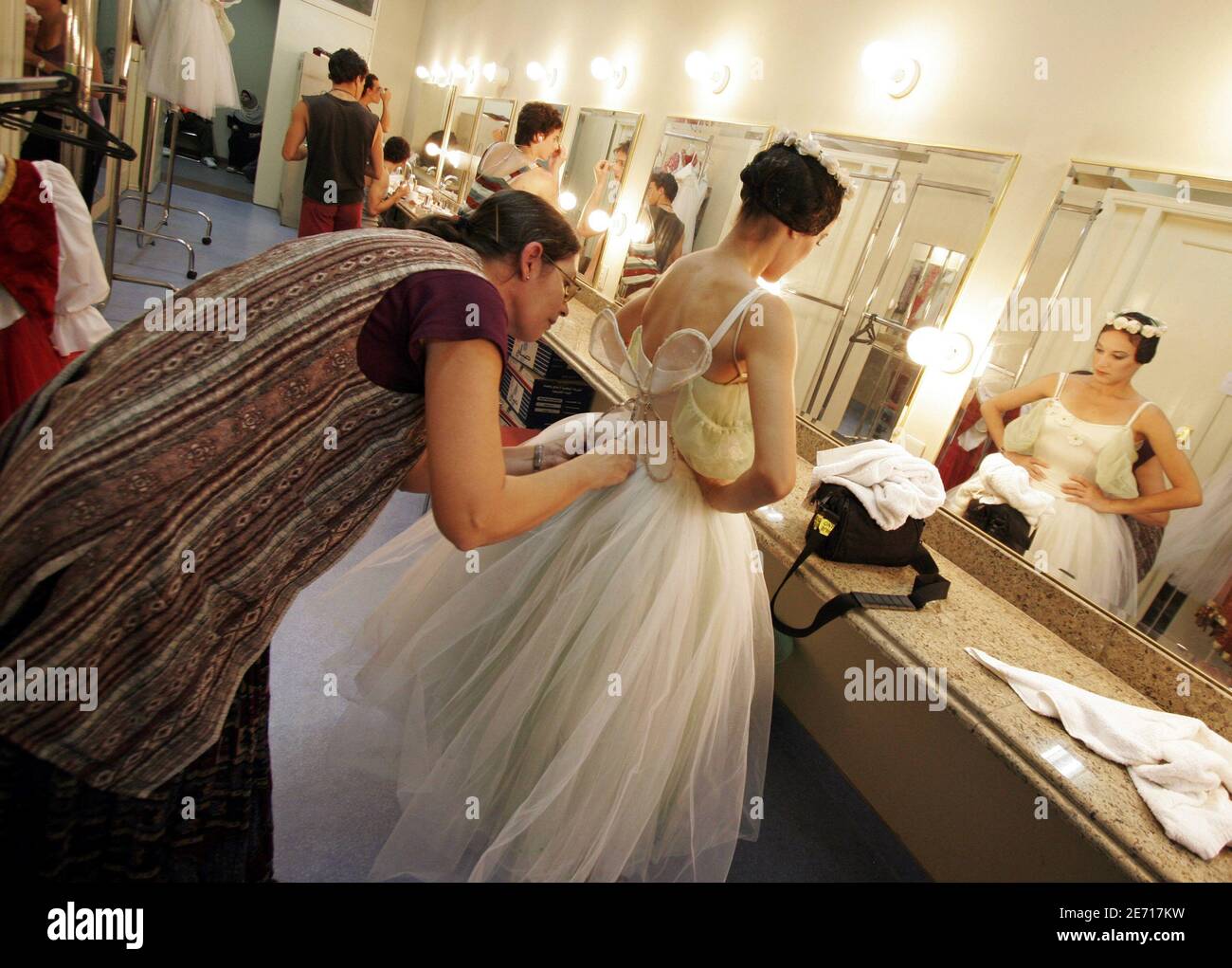 Cuba national costume hi-res stock photography and images - Alamy