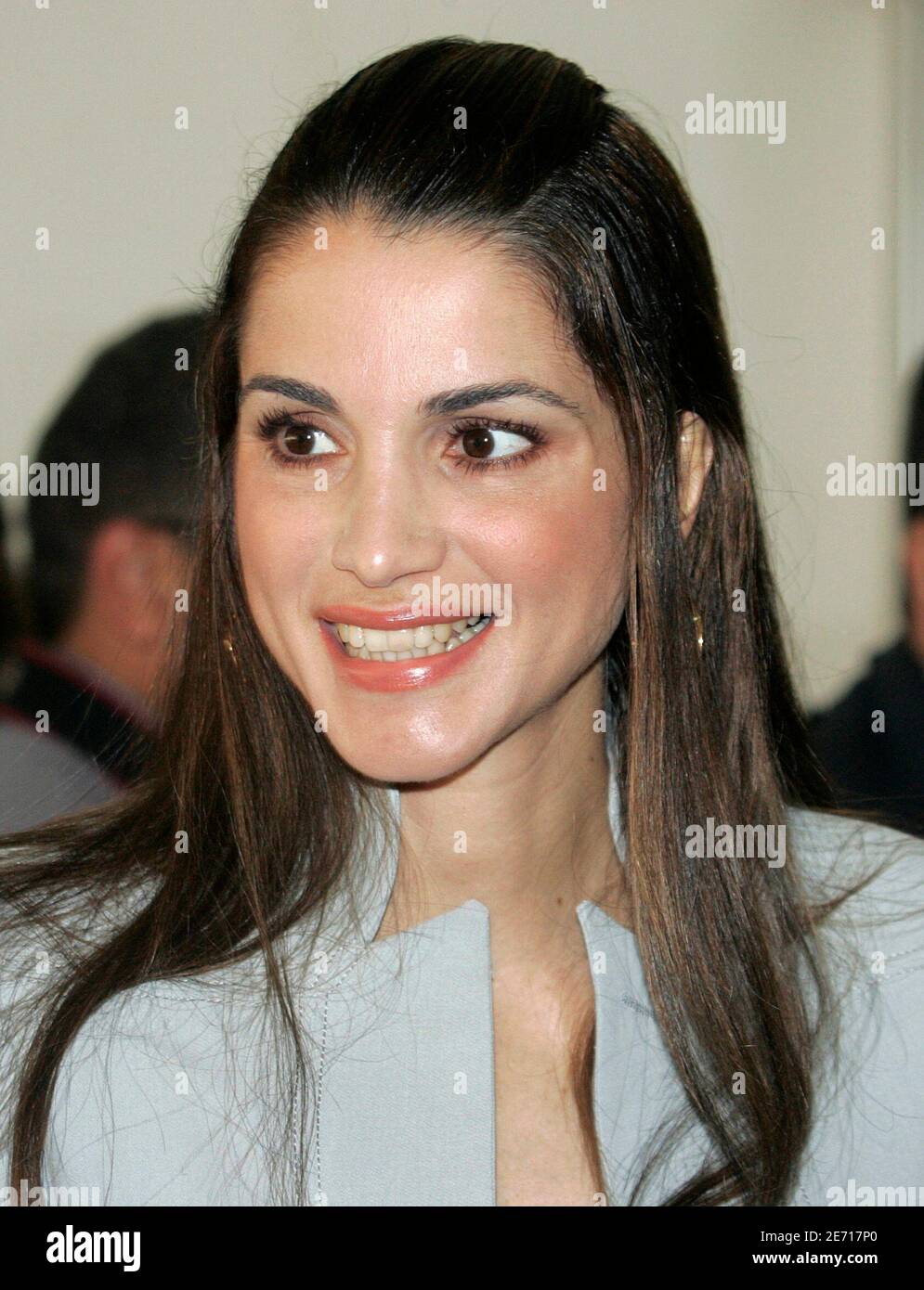 Smiles at queen rania of jordan hi-res stock photography and images - Alamy