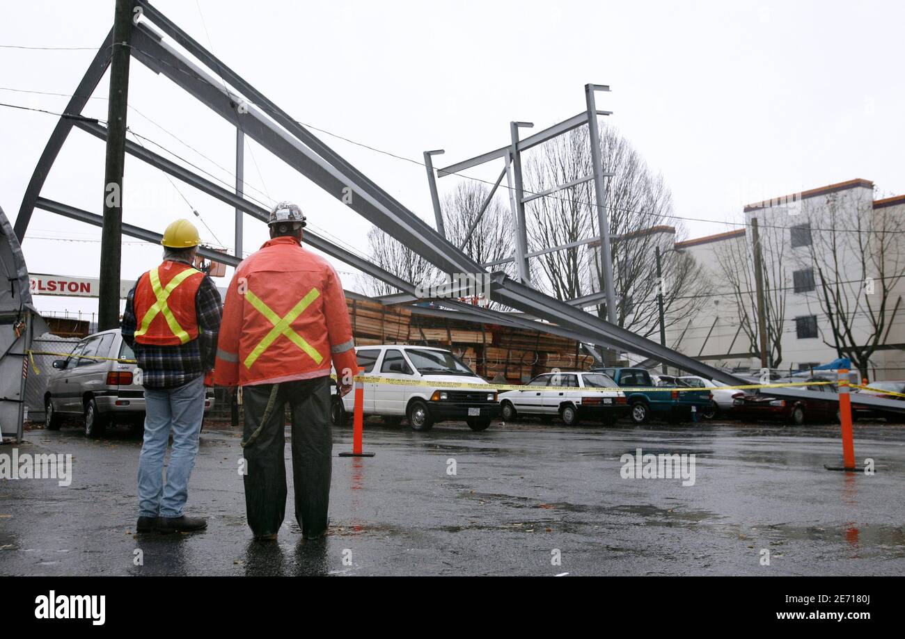 Building collapse during construction hi-res stock photography and ...