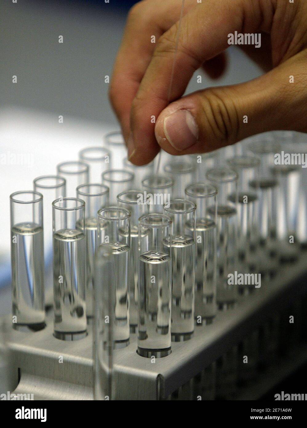 Gsk lab hi-res stock photography and images - Alamy