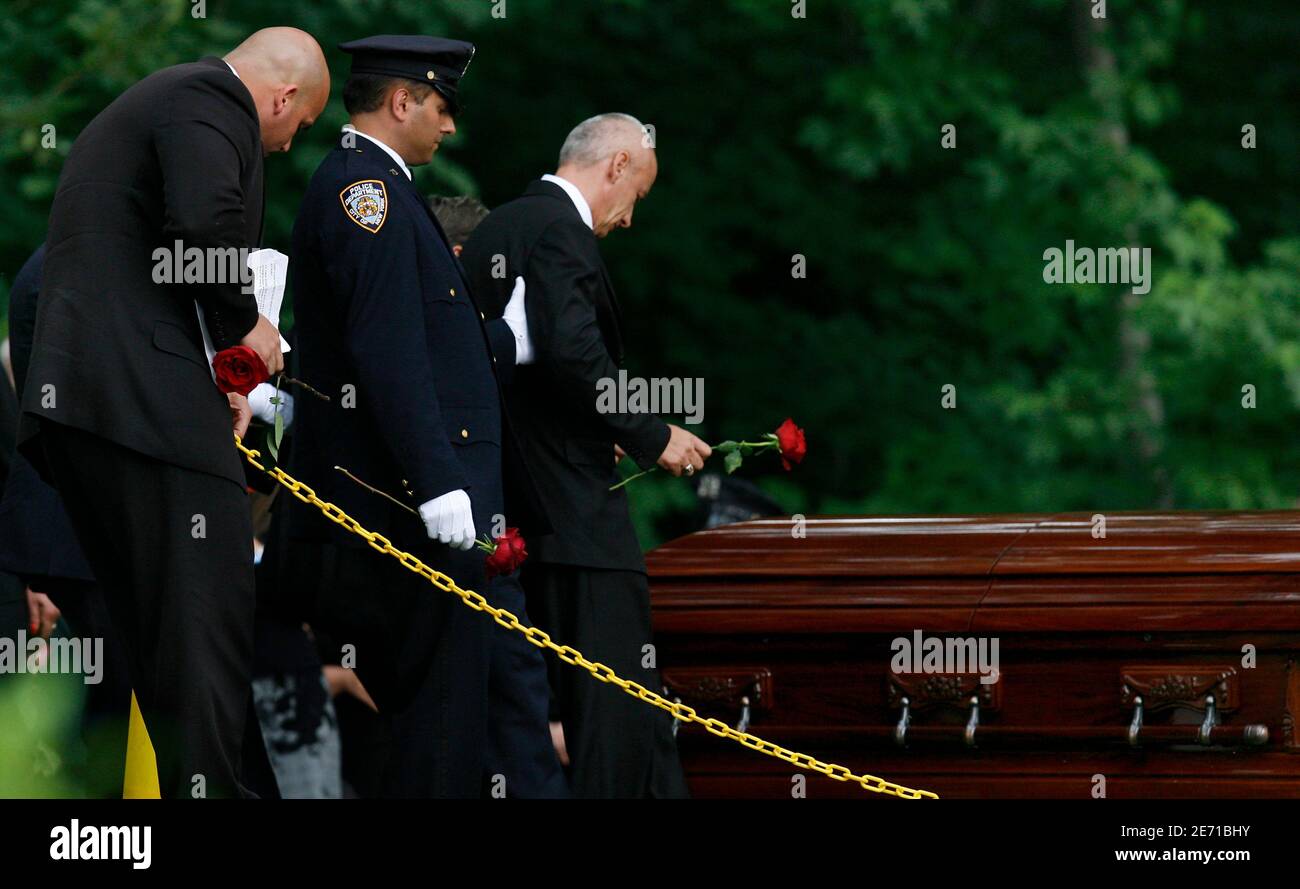 Nypd officer flower hi-res stock photography and images - Alamy