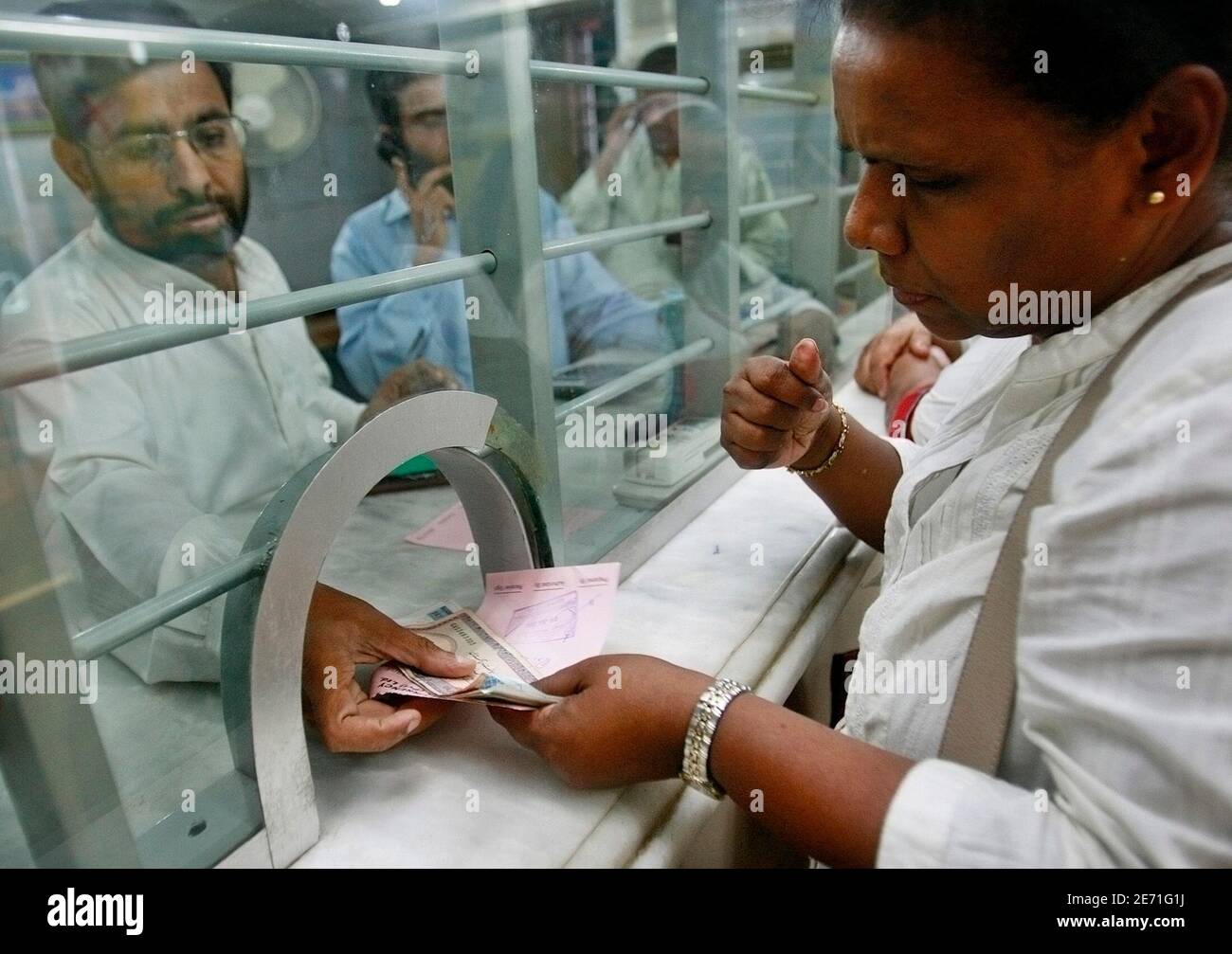 Pakistani Rupee Note High Resolution Stock Photography and Images - Alamy