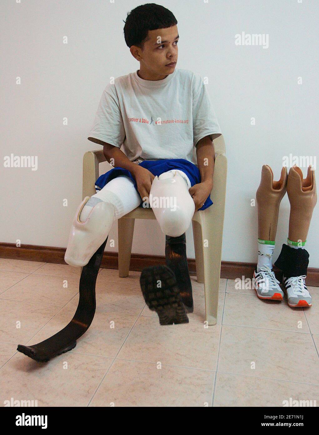 Disabled cheetah hi-res stock photography and images - Alamy