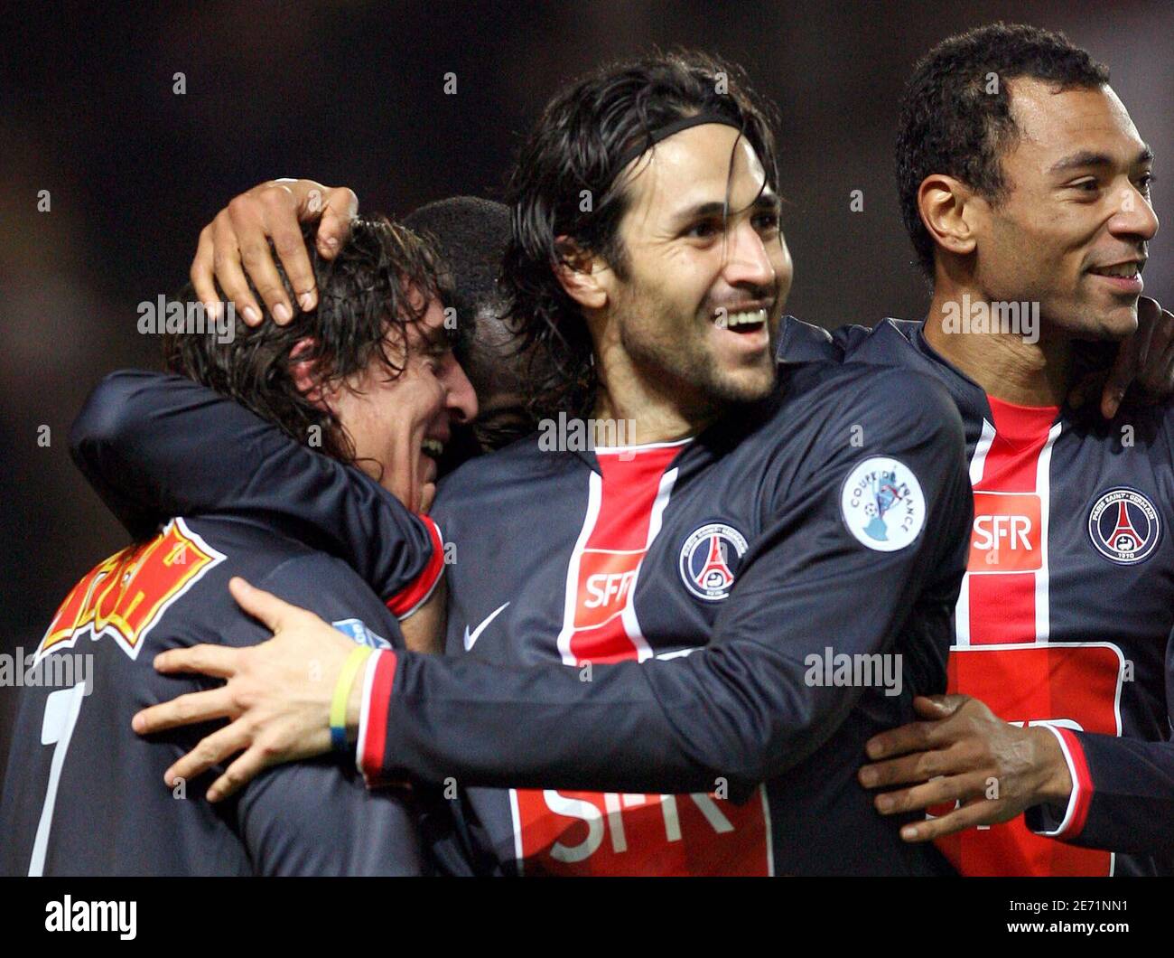 Mario yepes paris saint germain hi-res stock photography and images - Alamy