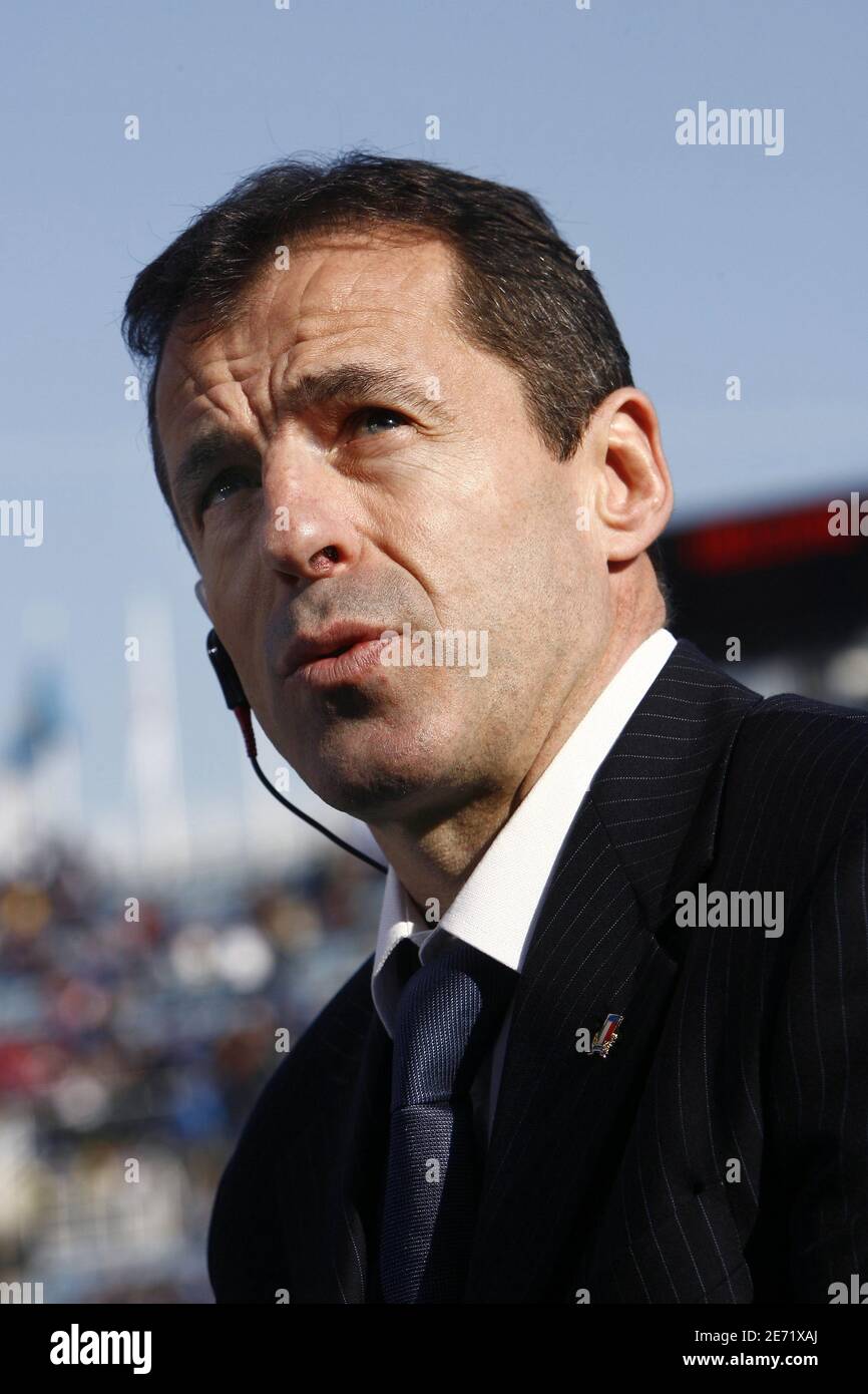 Italys rugby coach pierre berbizier hi-res stock photography and images ...