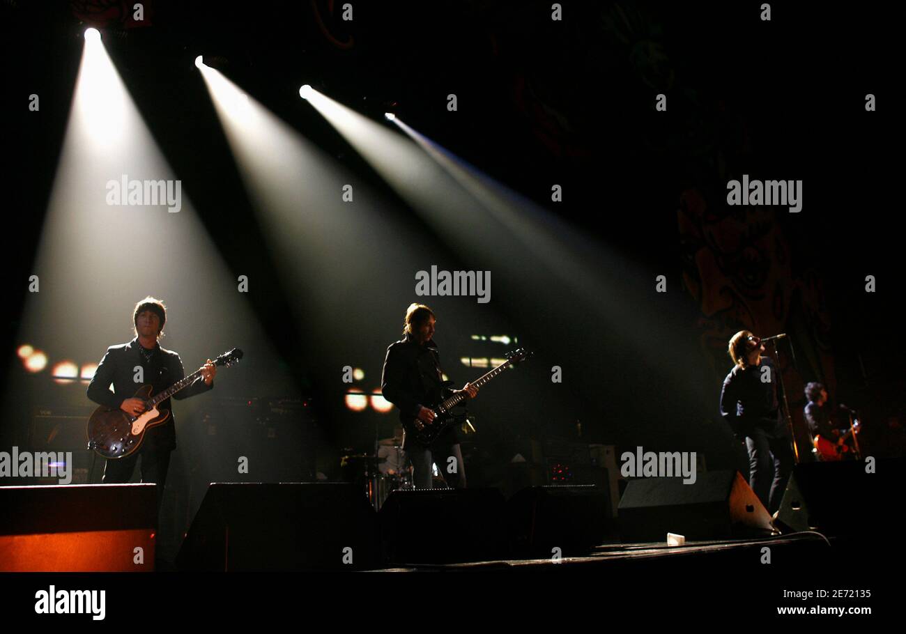 Oasis earls court hi-res stock photography and images - Alamy