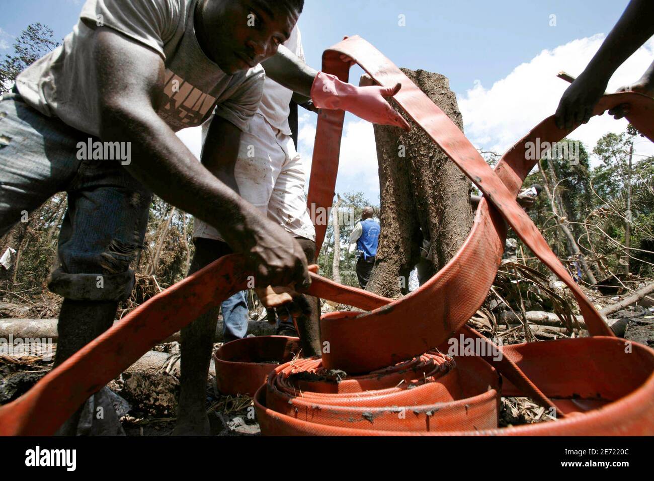 Human chain rescue hi-res stock photography and images - Alamy