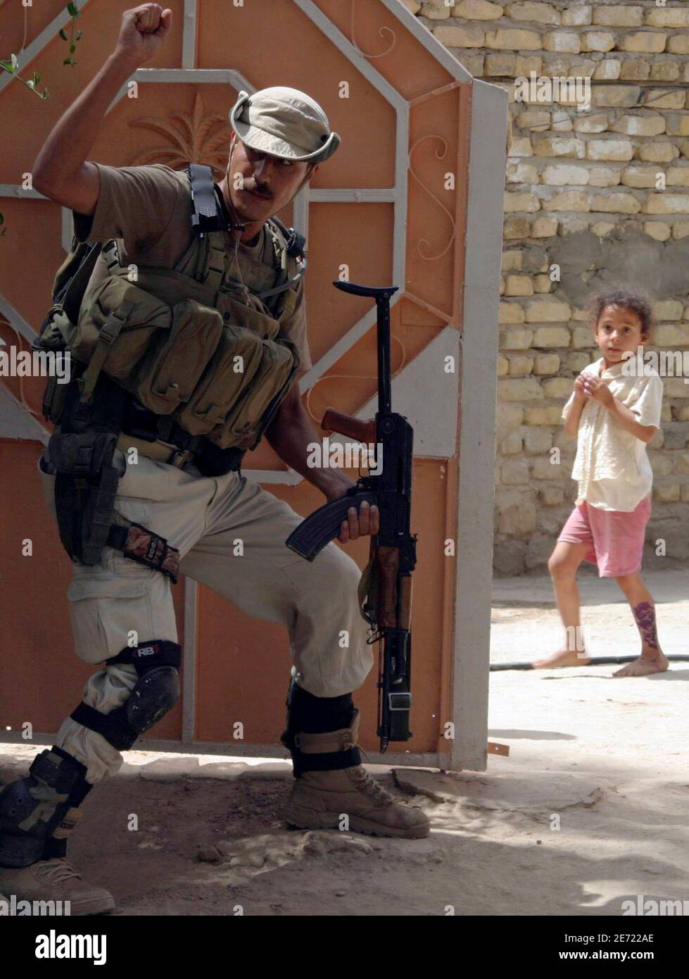 Raiding a house hi-res stock photography and images - Alamy